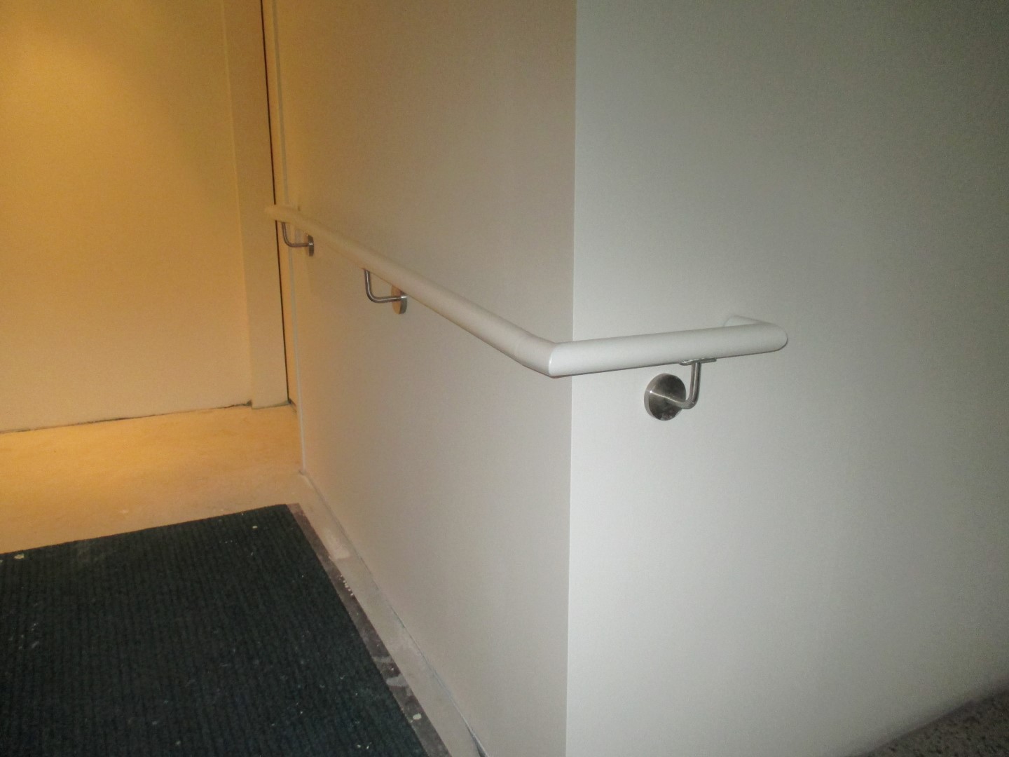 HANDLAUF - UM DIE ECKE - METALLZEIT